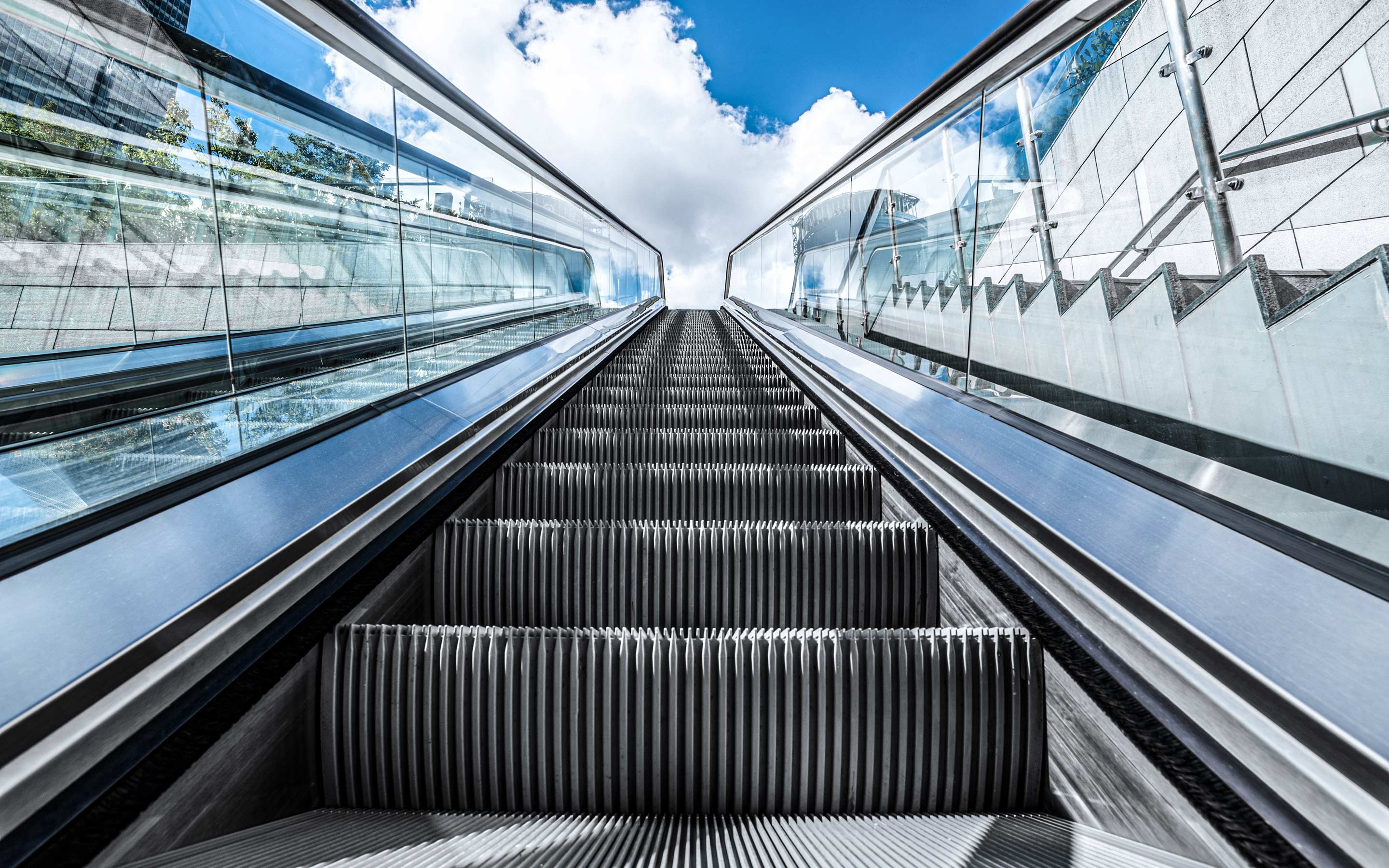 Going to the cloud? Look before you quantum leap with an expert assessment. - Capgemini Belgium