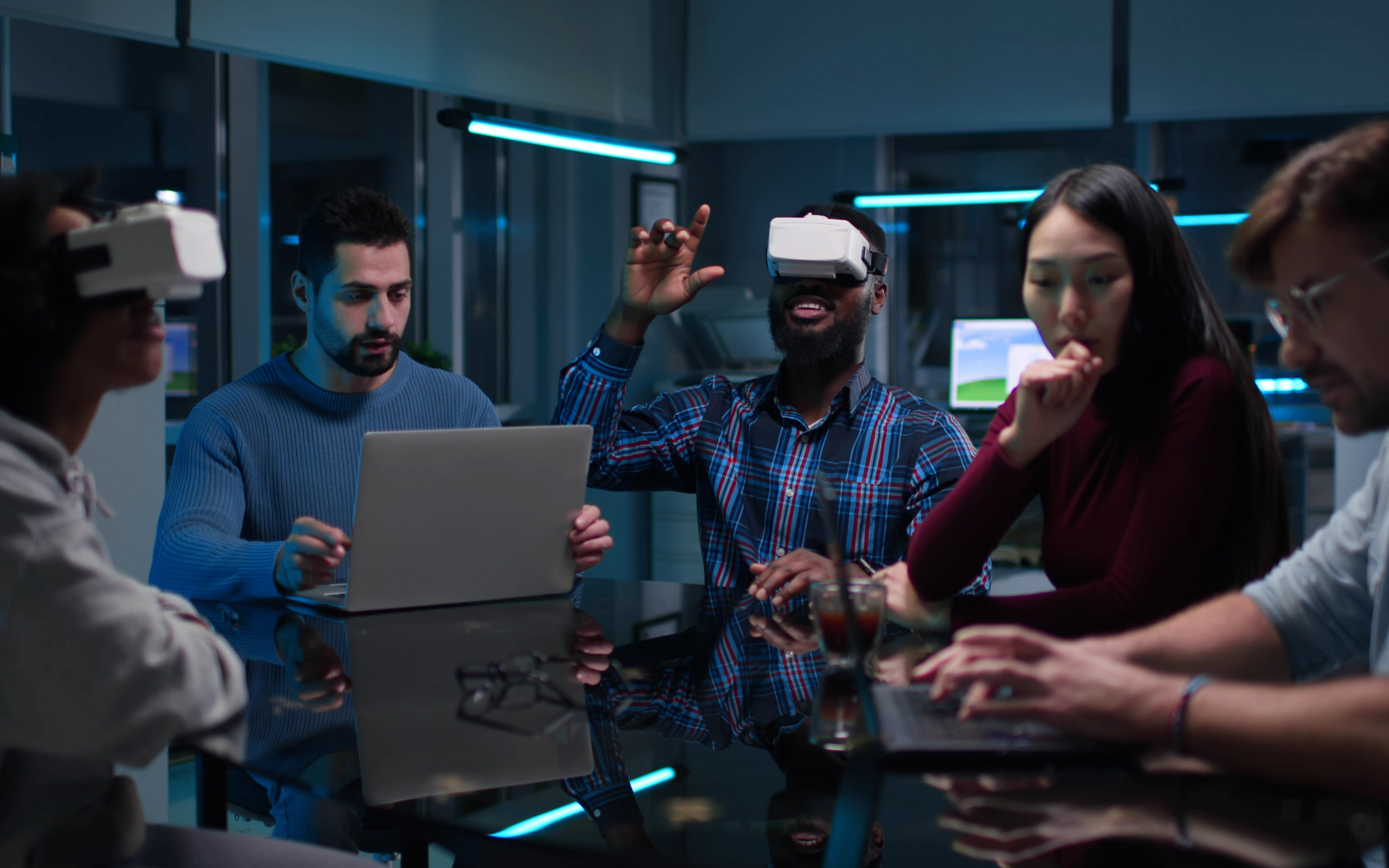 Transform workspace experiences with immersive technologies - Capgemini